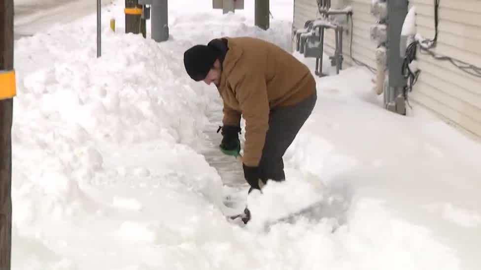 Butler County residents tackle heavy snowfall