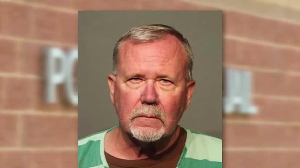 Iowa doctor Lynn Lindaman waives preliminary hearing