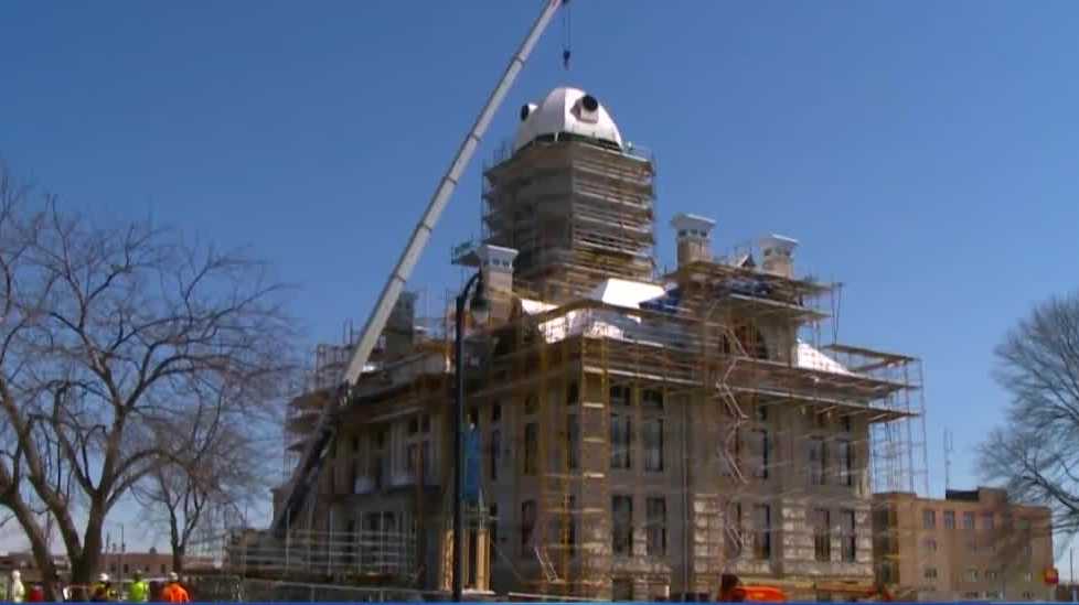Crews to add spire to Marshall County Courthouse