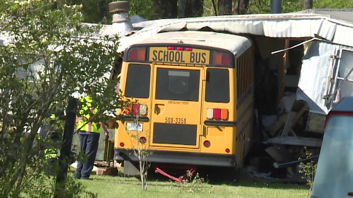SC: School bus driver unemployed after crashing into home