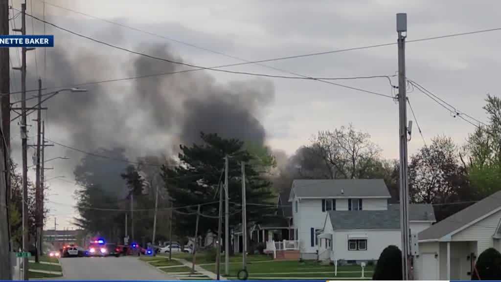 Video shows Iowa firefighters working to put out a shed fire