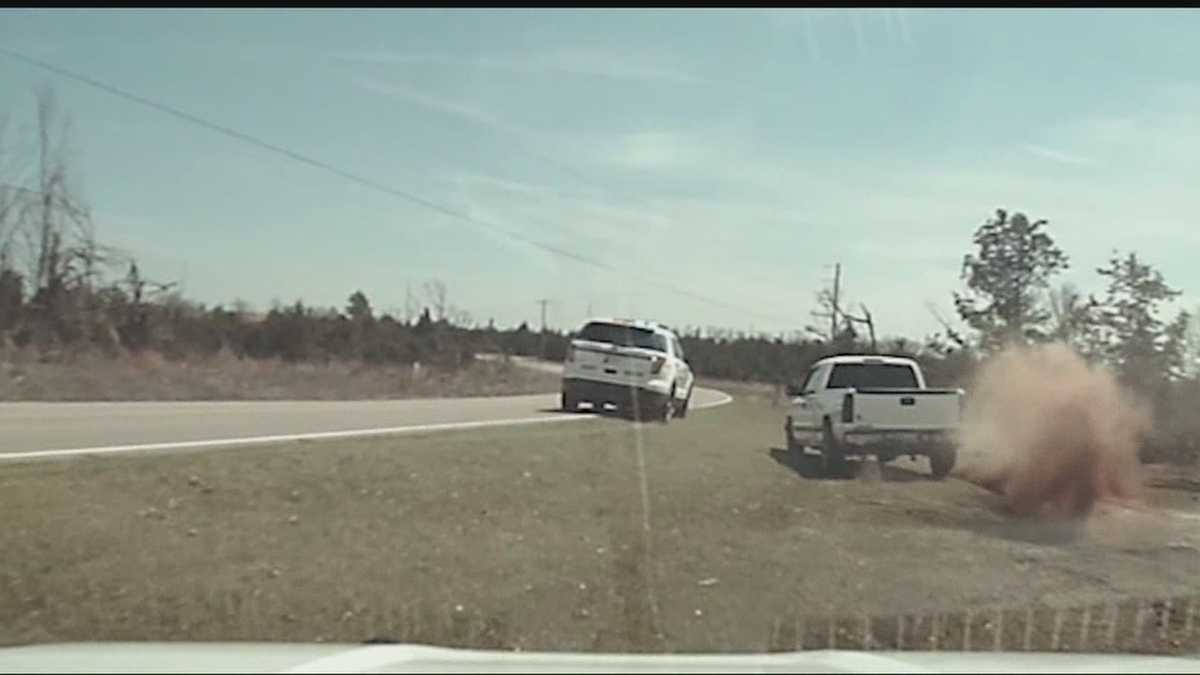 Dash cam video shows wild Pottawatomie County pursuit Dash cam video shows wild Pottawatomie County pursuit