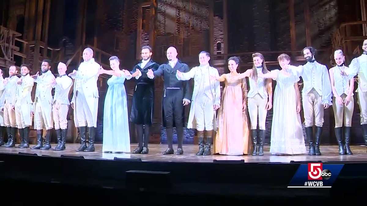 Hundreds of high school students see Hamilton in theater