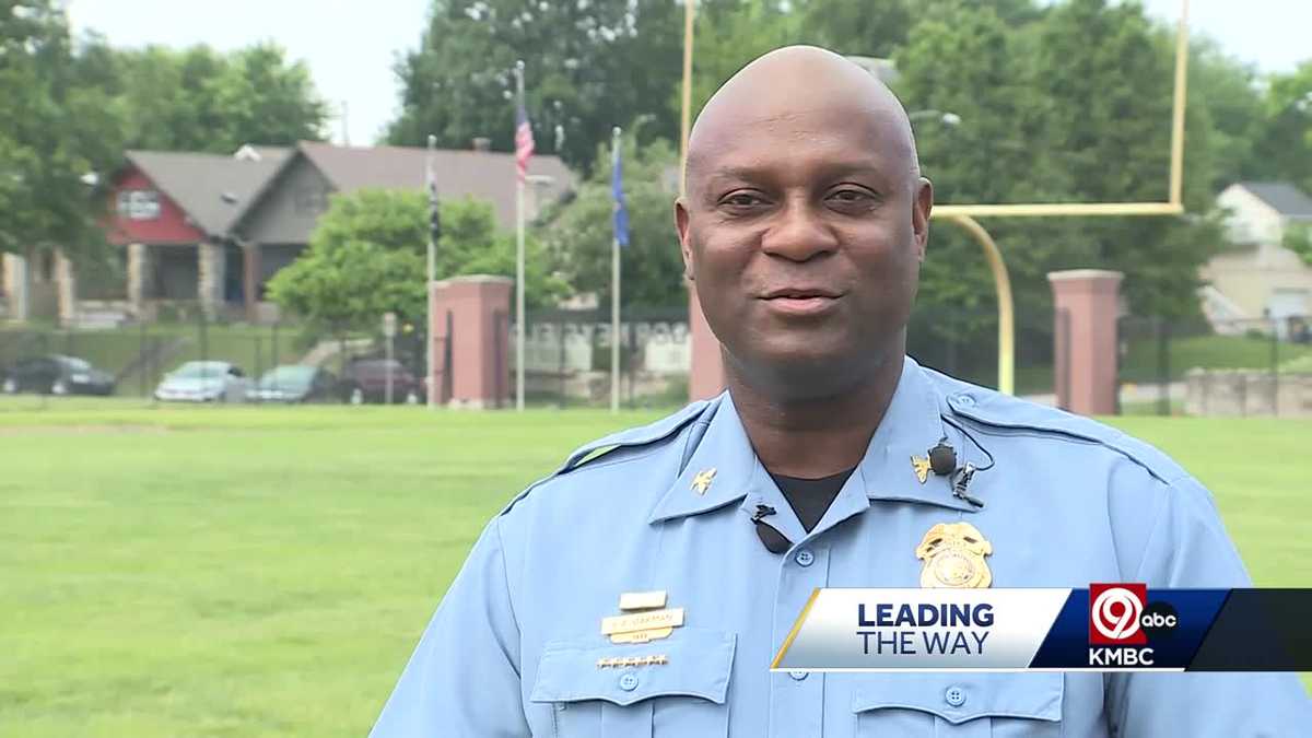 Kansas City, kansas police hosting youth football camp in June
