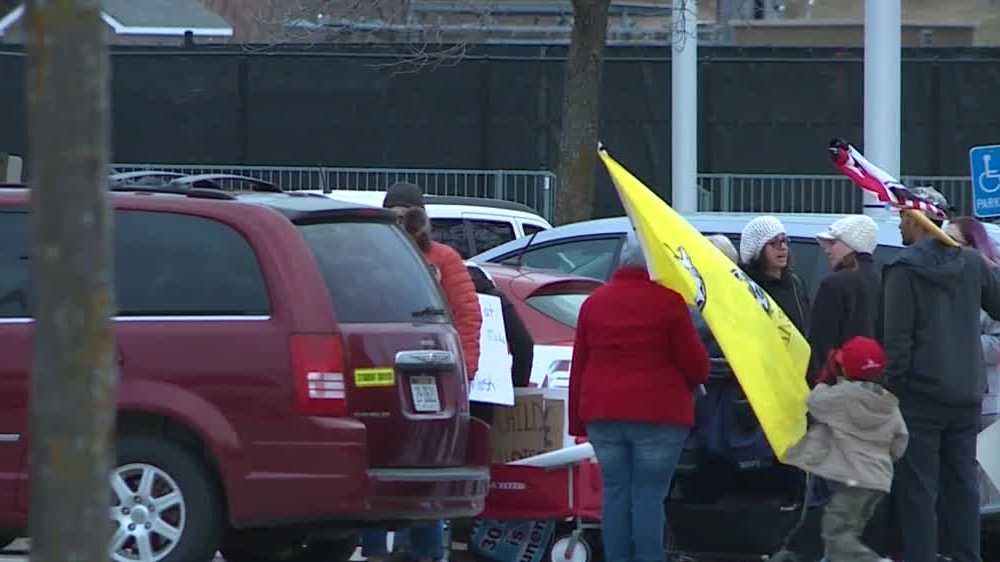 Dozens protest against Omaha's mask requirement