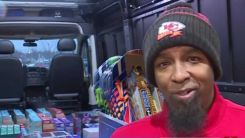 Tech N9ne goes holiday shopping for kids in Kansas City