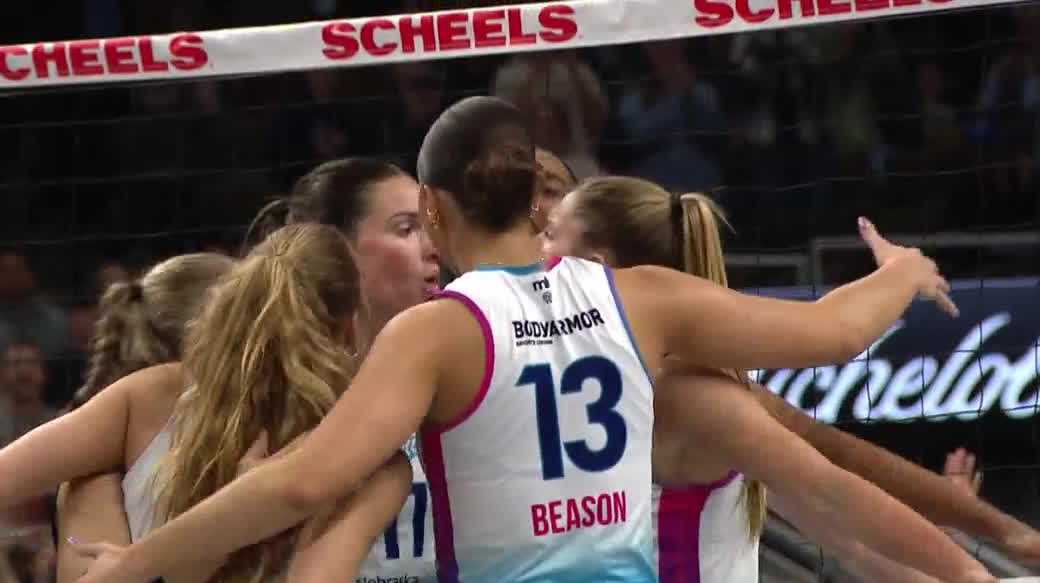 Omaha Supernovas defeat Columbus Fury in 4-set match