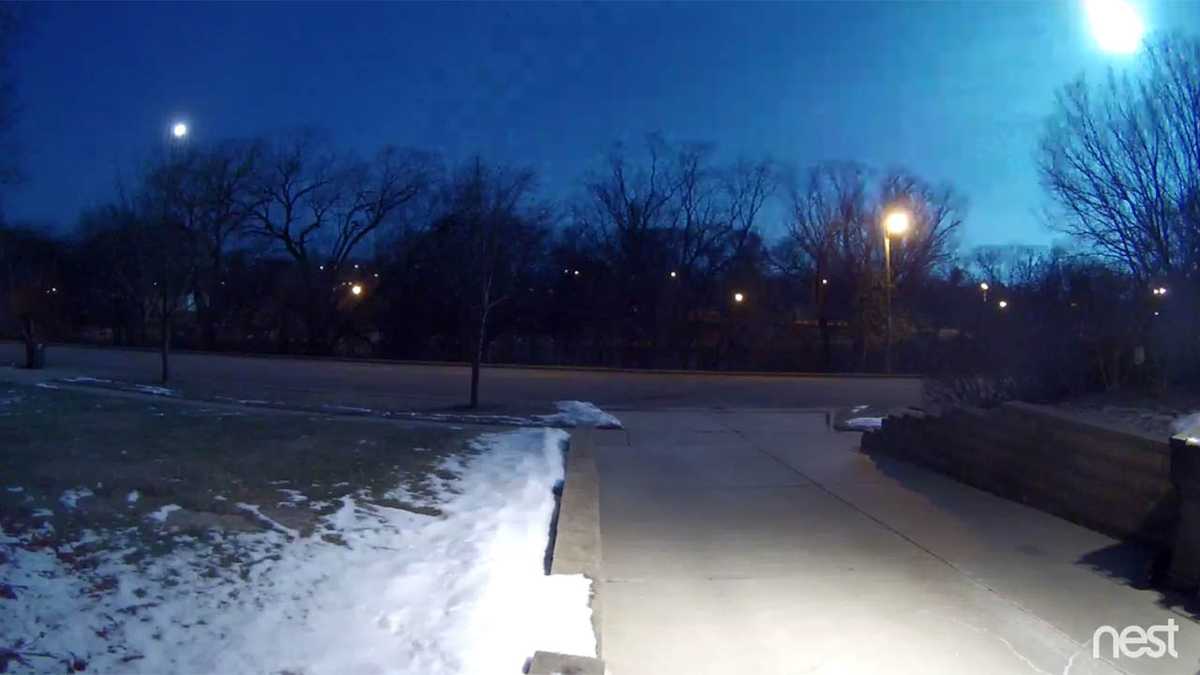 Meteor lights up Wisconsin night sky