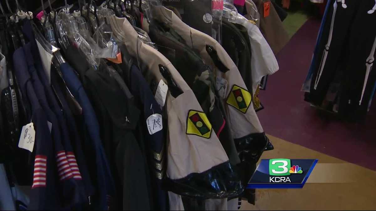 Police warn against 'creepy clown', cop costumes this Halloween