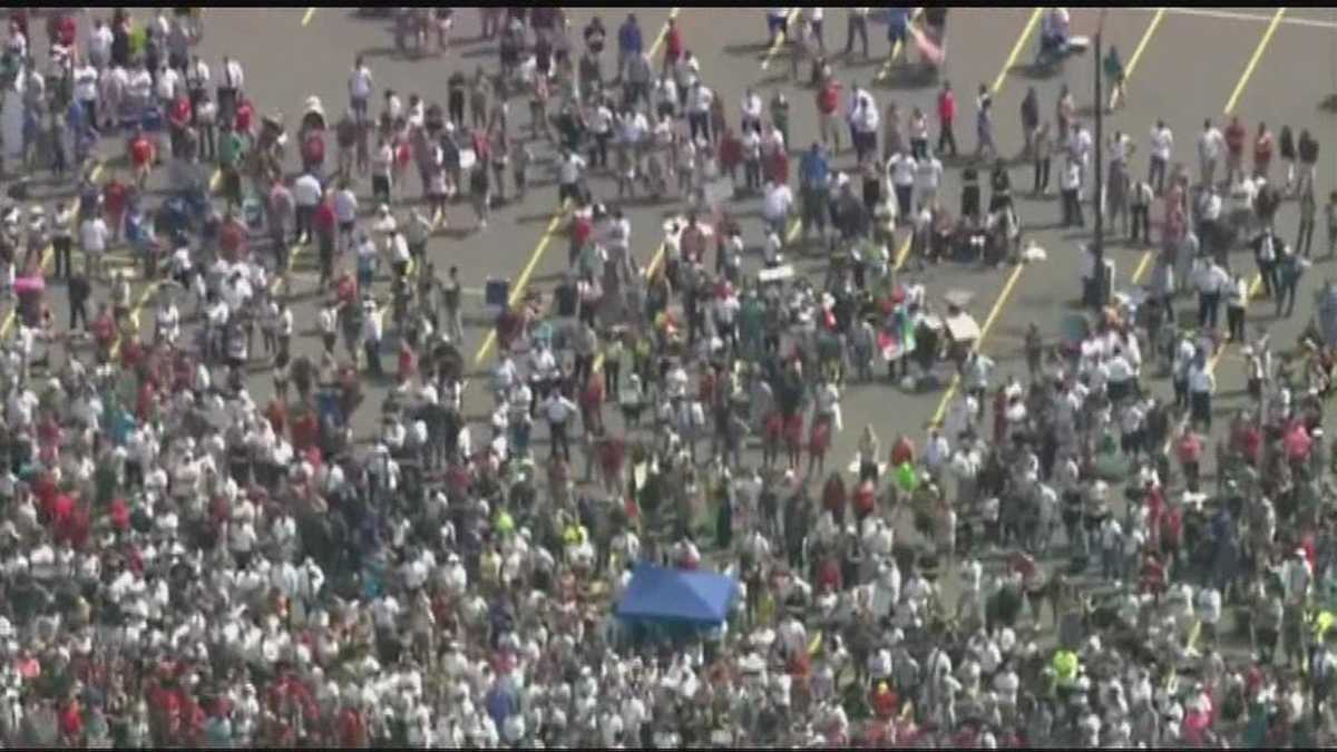 Thousands gather for Market Basket rally