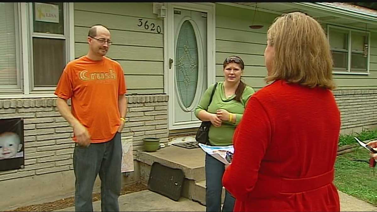 Lisa Irwin's mom went into 'tailspin' after seeing new photo