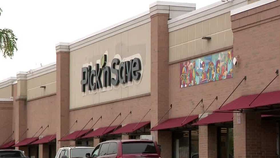 Community members call for Milwaukee Pick 'n Save to remain open