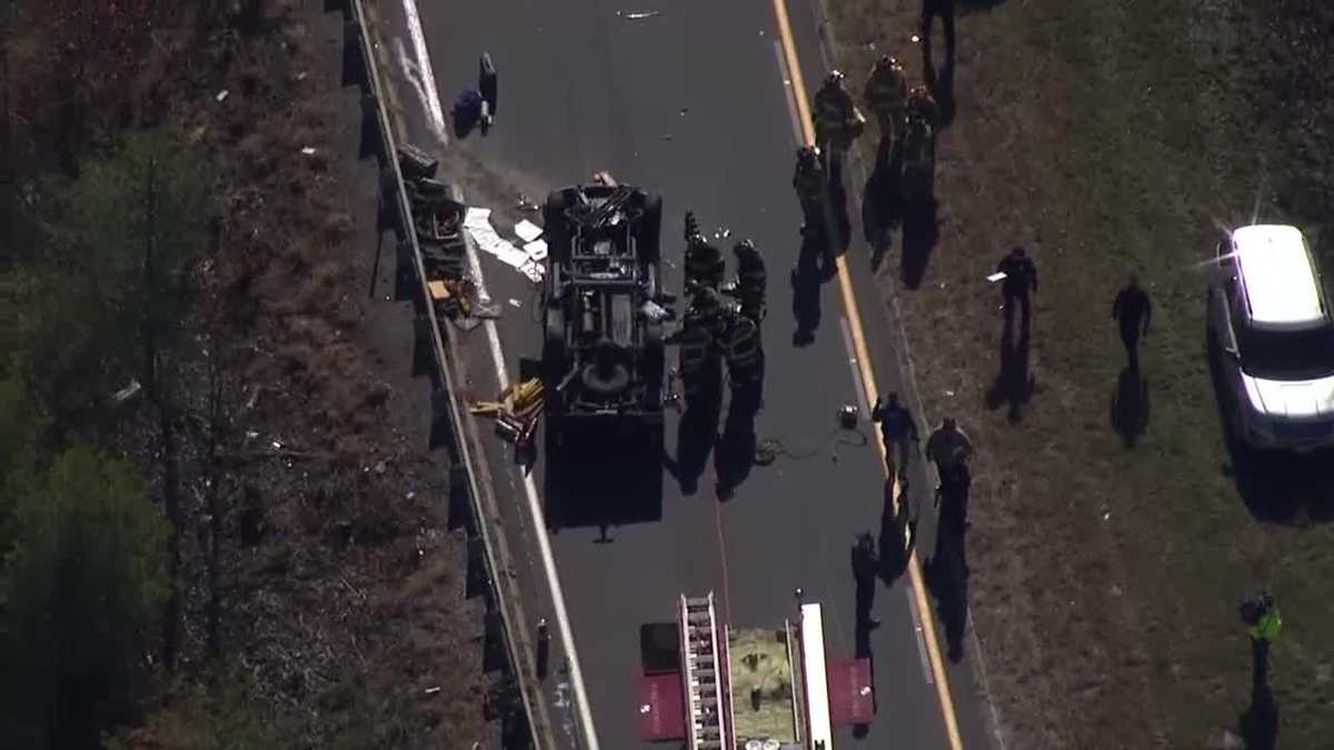 One dead, one hurt in Interstate 495 crash