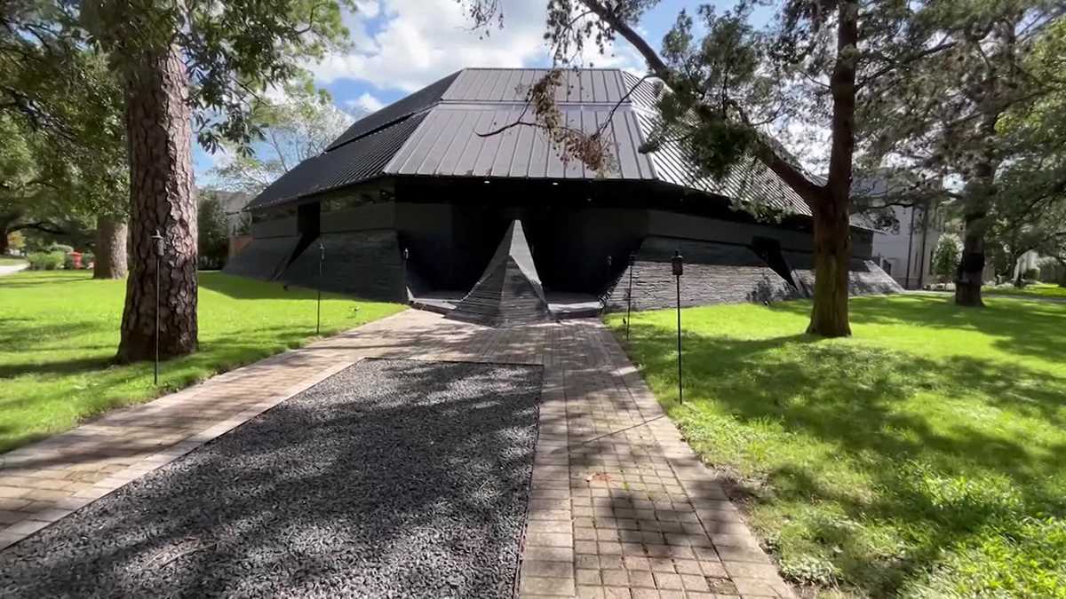 'Darth Vader' home on the market in Texas