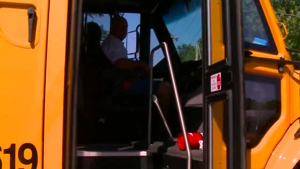 Waukee schools trying to fill bus driver shortage by the start of ...