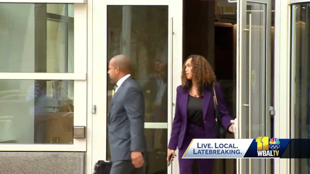 Opening statements in Mosby perjury trial lay out case