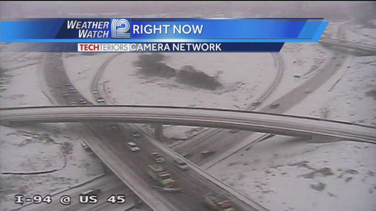 Plows make their way through Zoo Interchange