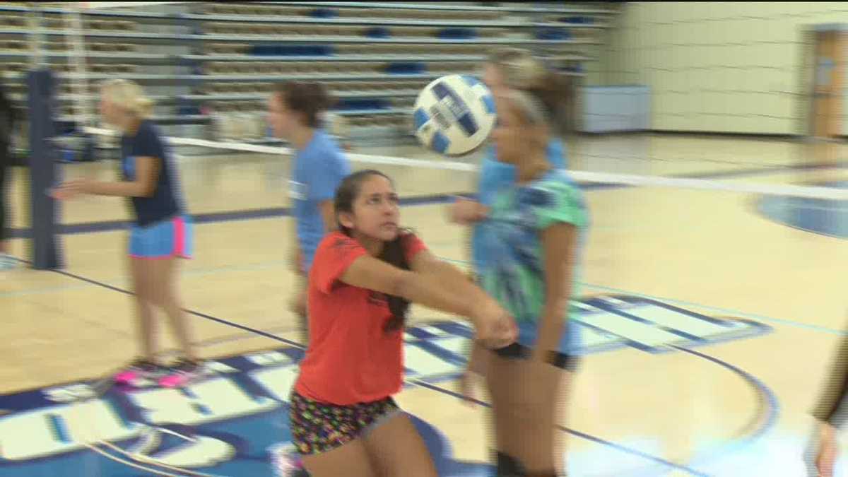 Olympian teaches volleyball players