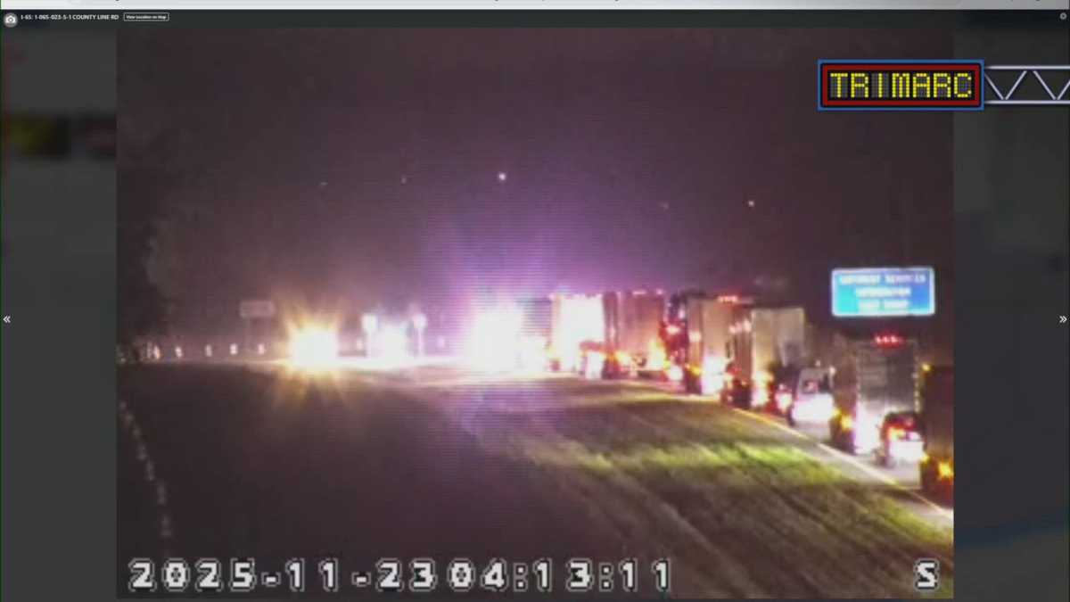 Traffic Alert: Crash blocking lanes on I-65 South