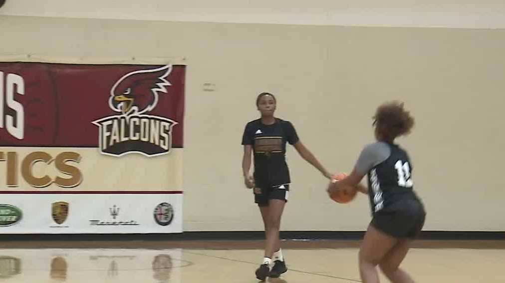 Simmons women's basketball looking to repeat as champions