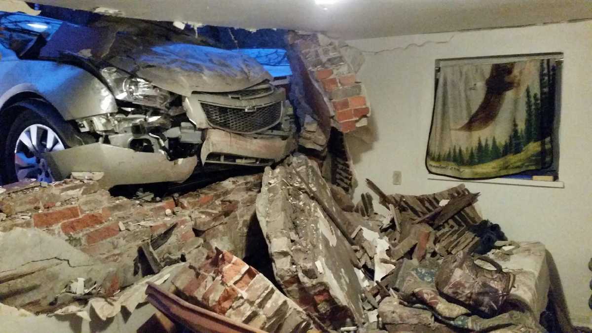 Car hits home in Oakland, crashes into bedroom