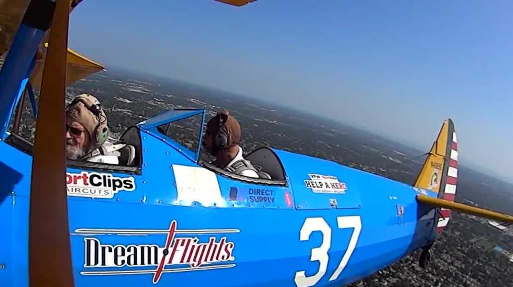 Veterans Take Flight In World War Ii Era Biplane Wlwt