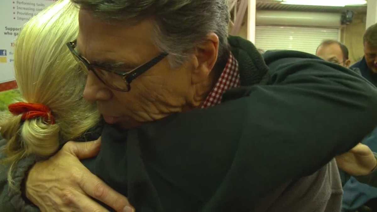 Rick Perry campaigns at state fair, remains low in polls