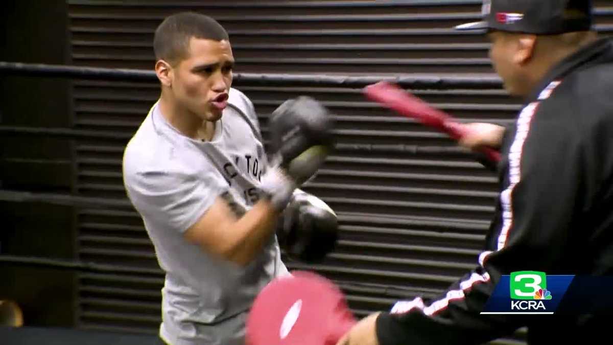 Stockton native to box on hometown championship card