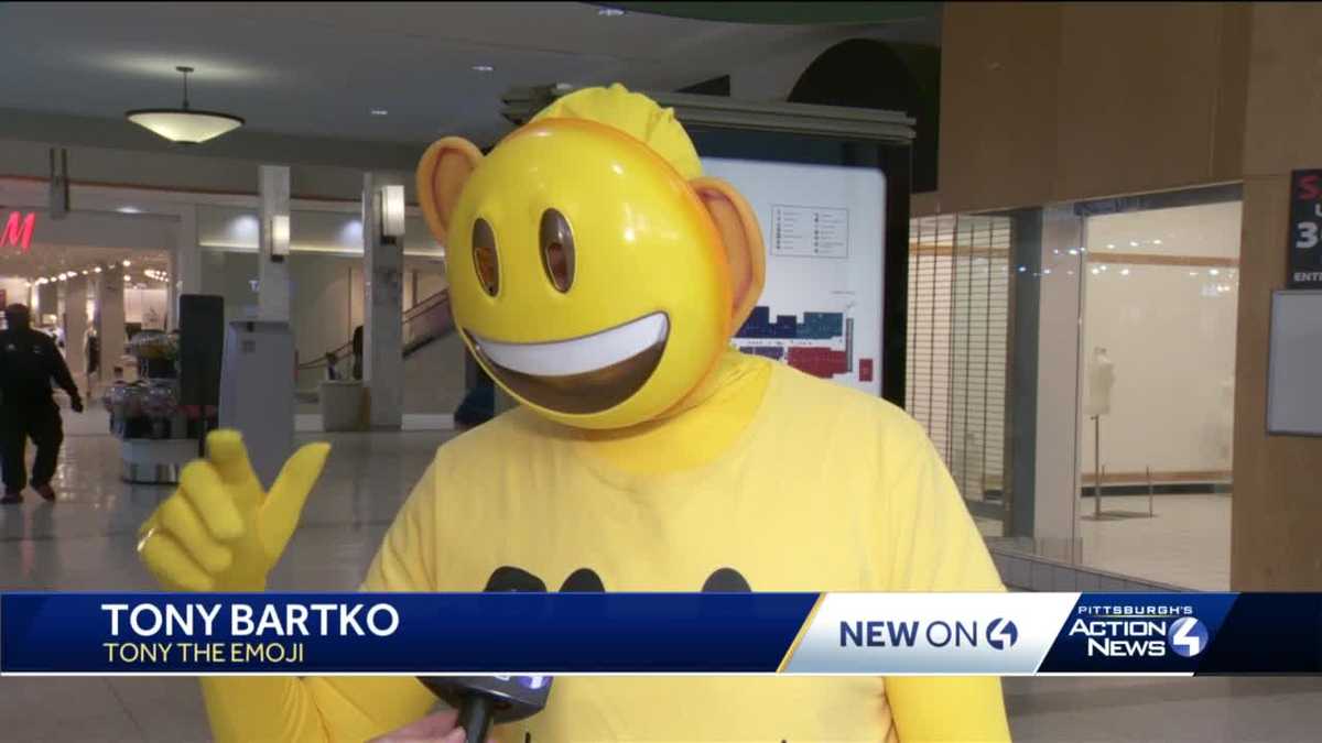 'Tony the Emoji' brings smiles to Monroeville Mall