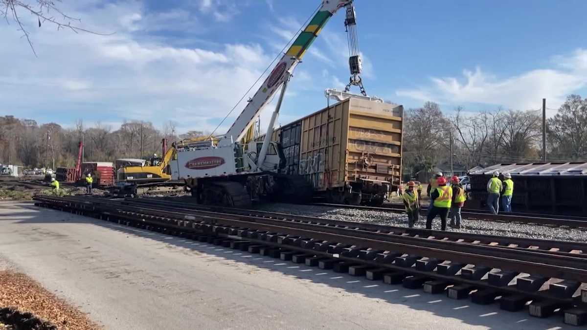 South Carolina: Stranded train passengers
