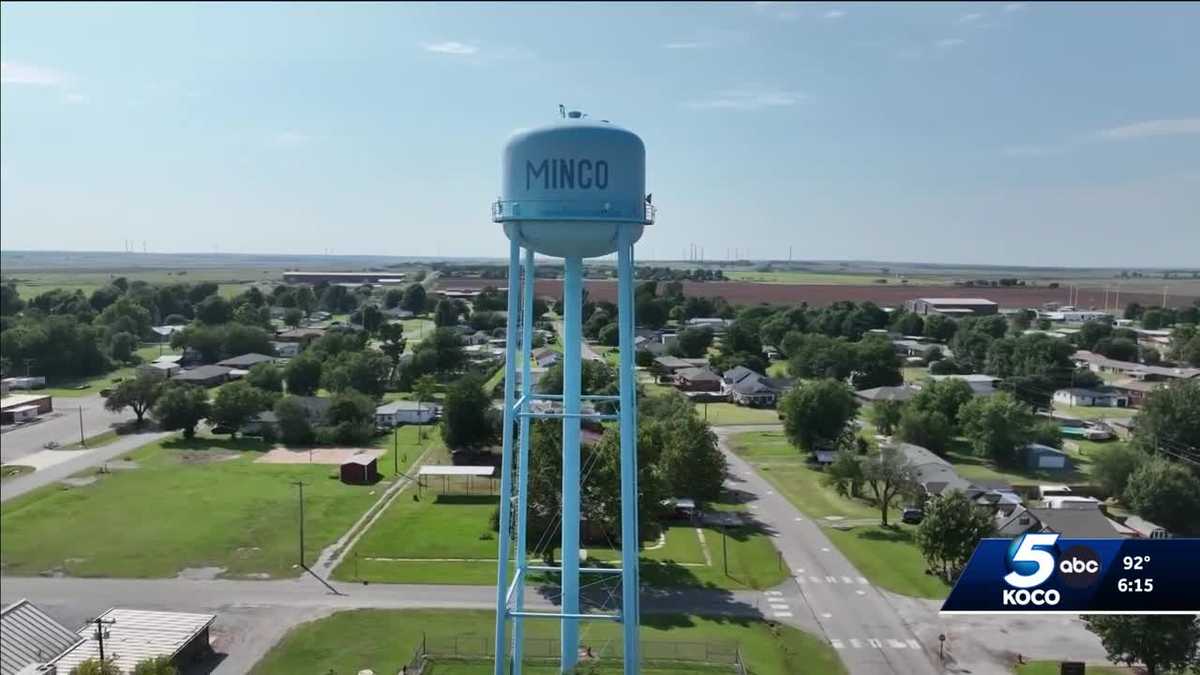 Minco community raising funds to cover hospital costs after softball team bus crash