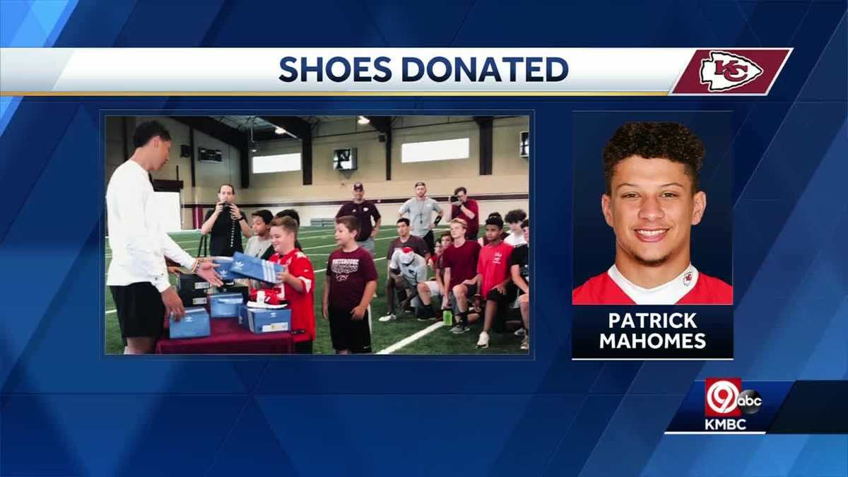 Patrick Mahomes donates athletic shoes to athletes of his alma mater