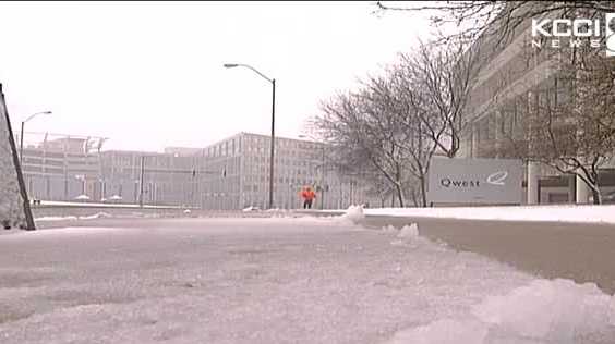 KCCI Archive: 2009 April blizzard left people stranded on the highway