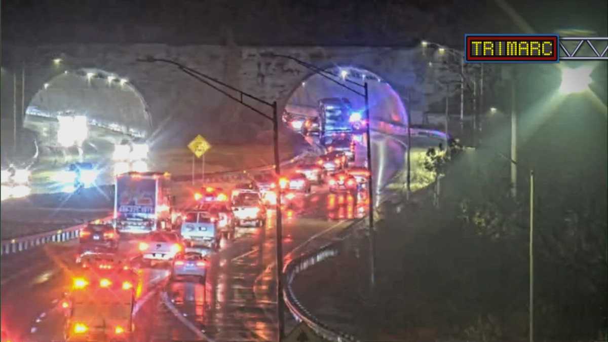 Crash east on I-64