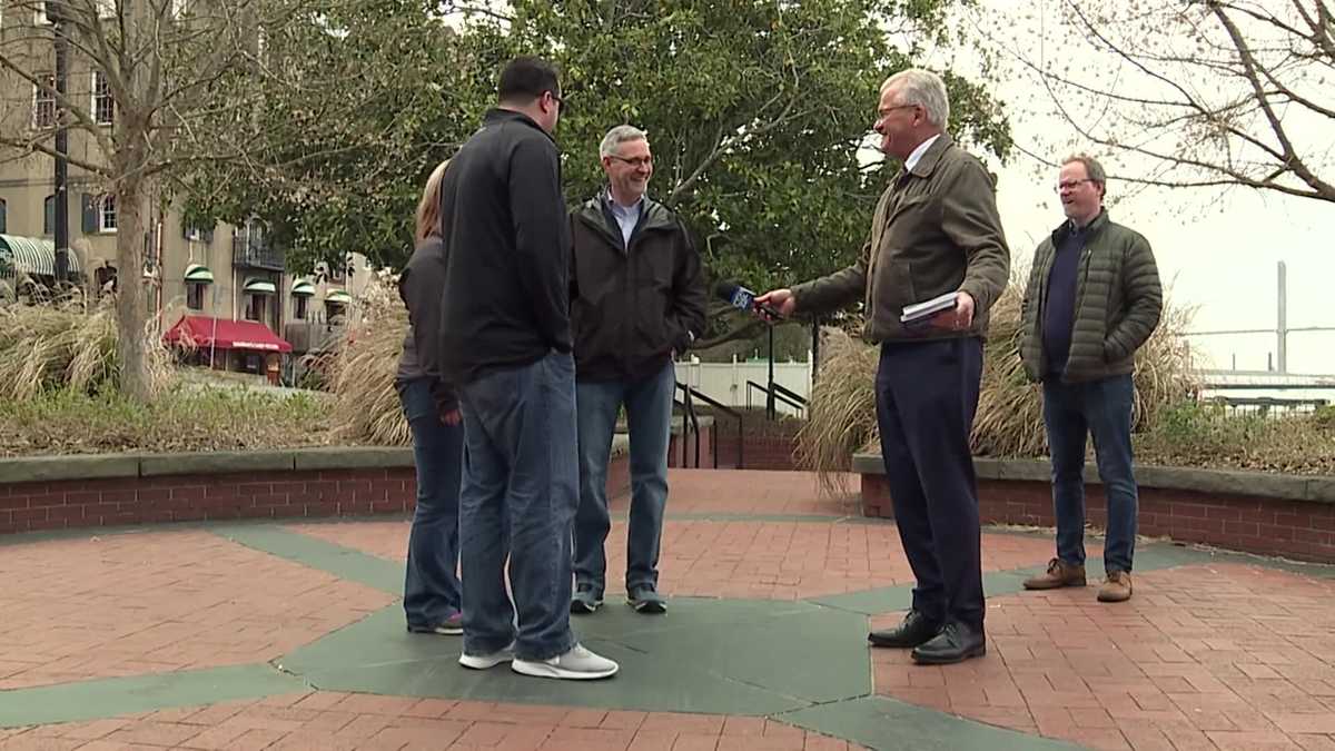 Good Question Echo Square