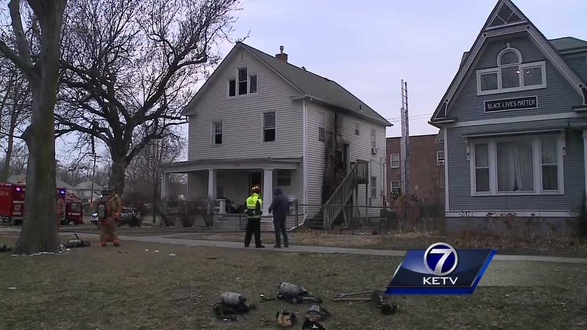 Deputy saves lives with fire extinguisher in Lincoln fire