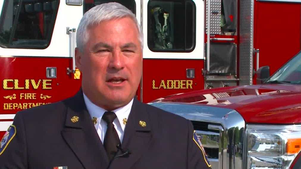 Clive community celebrates retiring fire chief Rick Roe