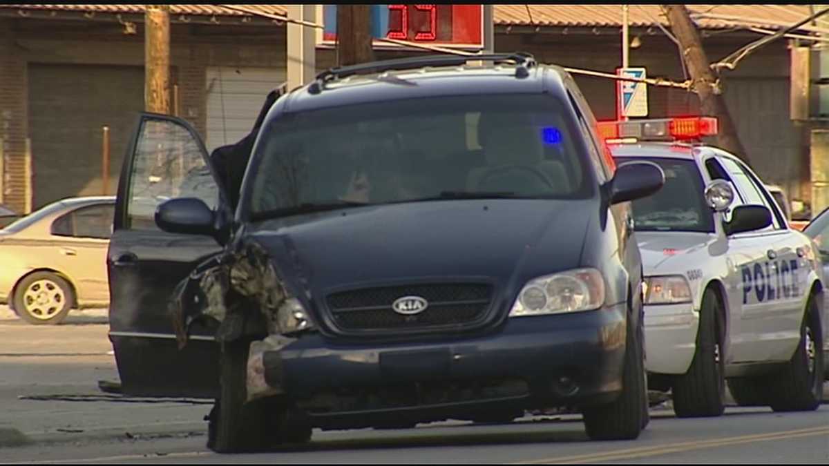Police: Abduction, robbery ends in chase, crash