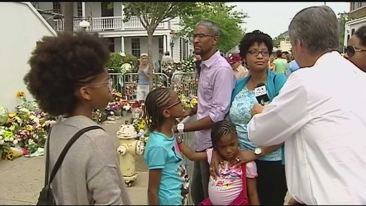 Thousands gather to pay respects to Sen. Clementa Pinckney in Charleston
