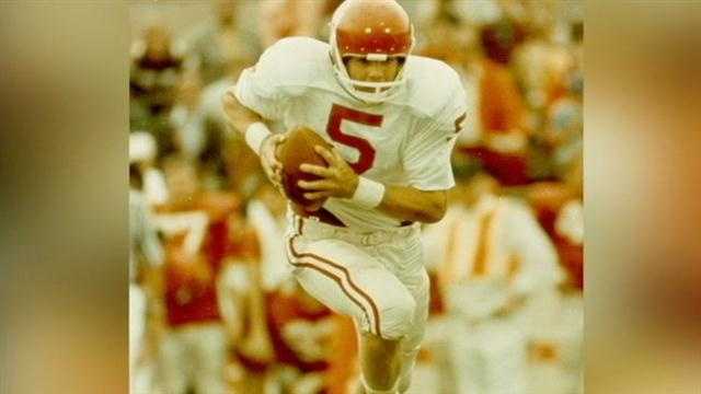 Tinker Owens remembers former OU QB Steve Davis
