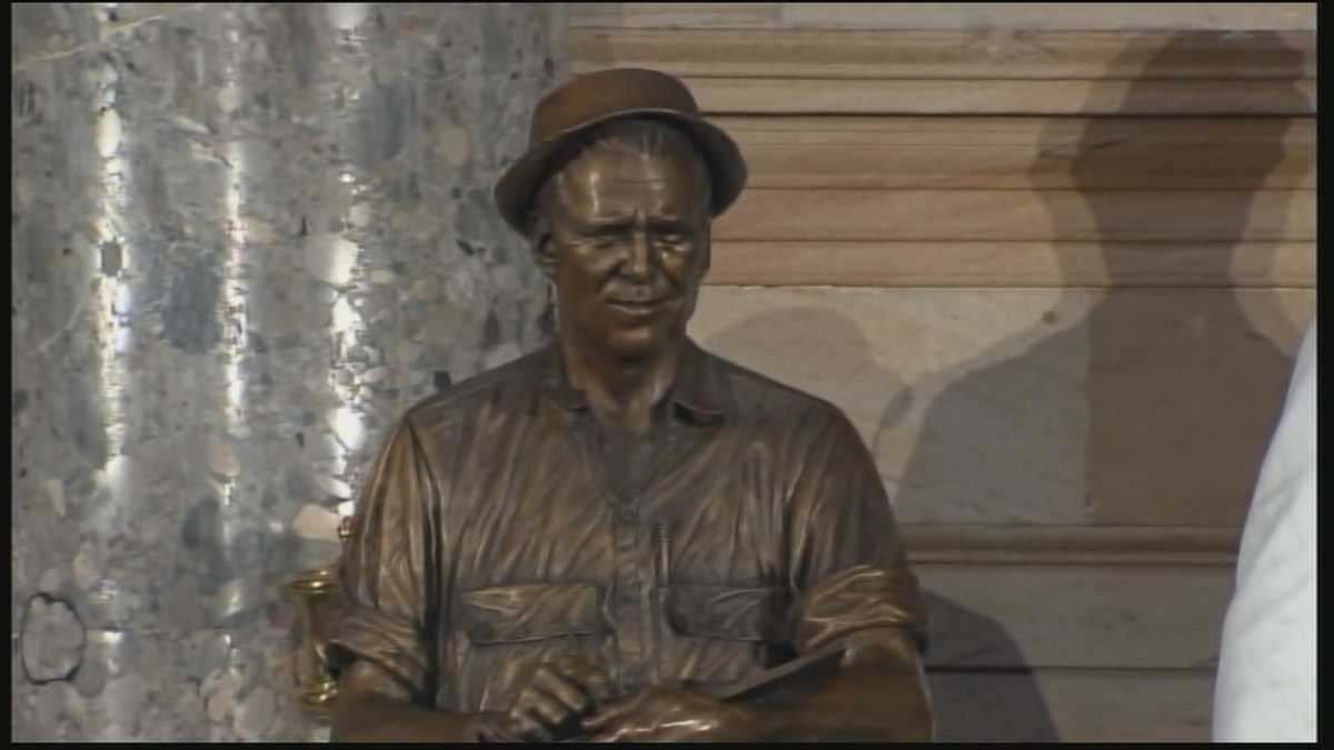 Iowa native's statue now in place at US Capitol