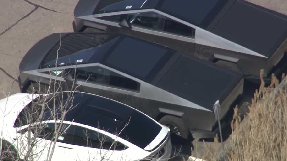 Multiple Cybertrucks vandalized outside Tesla store