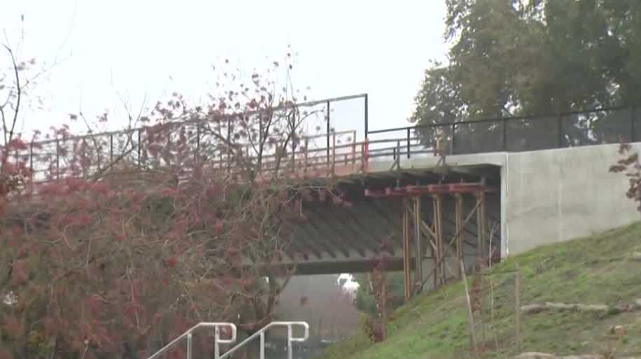 Del Rio Trail Bridge reopens, completing key connection in Sacramento