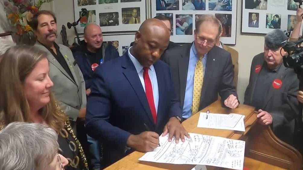 Republican Tim Scott officially files to run in NH primary