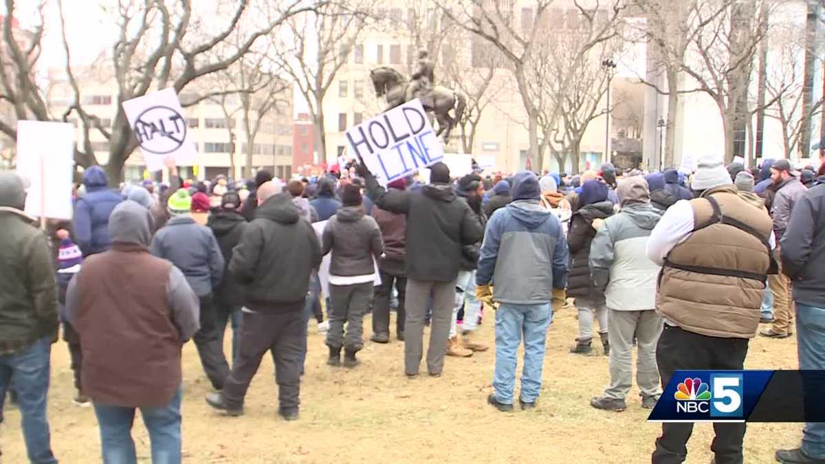 Corrections officers bring protests to Albany