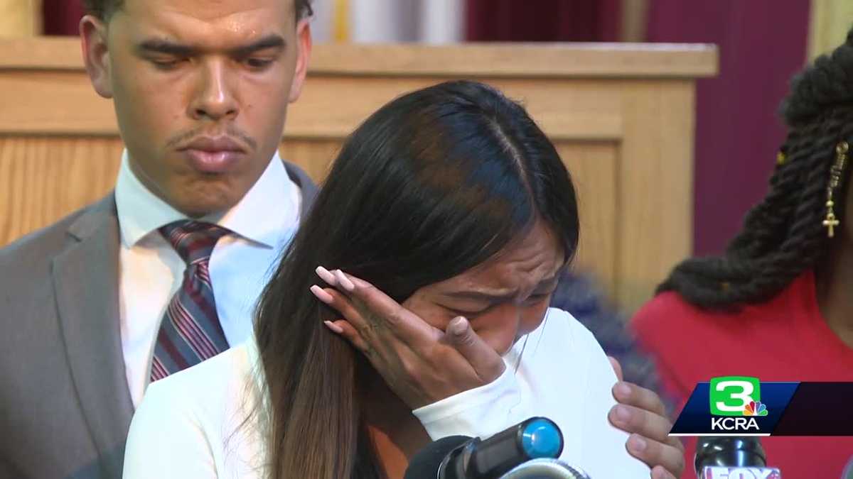 Stephon Clark's fiancée angered text messages were released