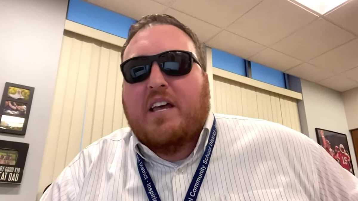 Superintendent shares snow day announcement to tune of 'Jump Around'