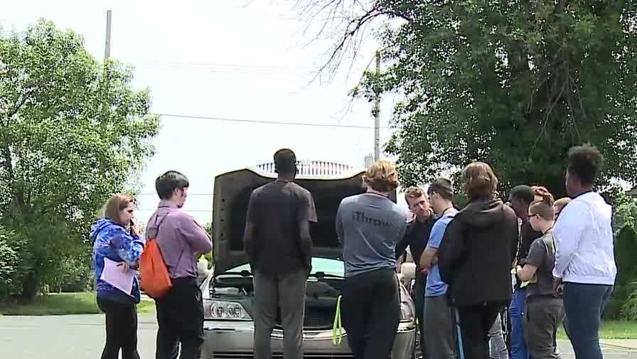 Adulting 101 classes teach high school students how to be grownups