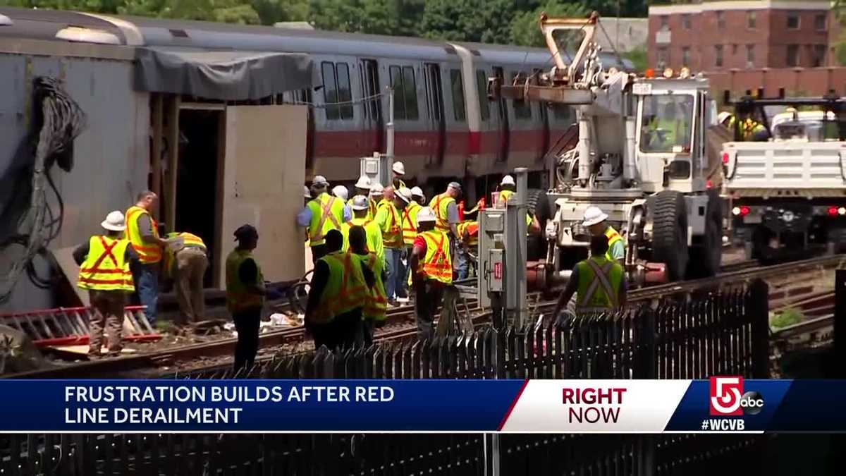 Frustration builds after Red Line derailment