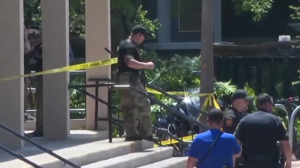 Man accused of killing 2 in Florida State University mass shooting to ...